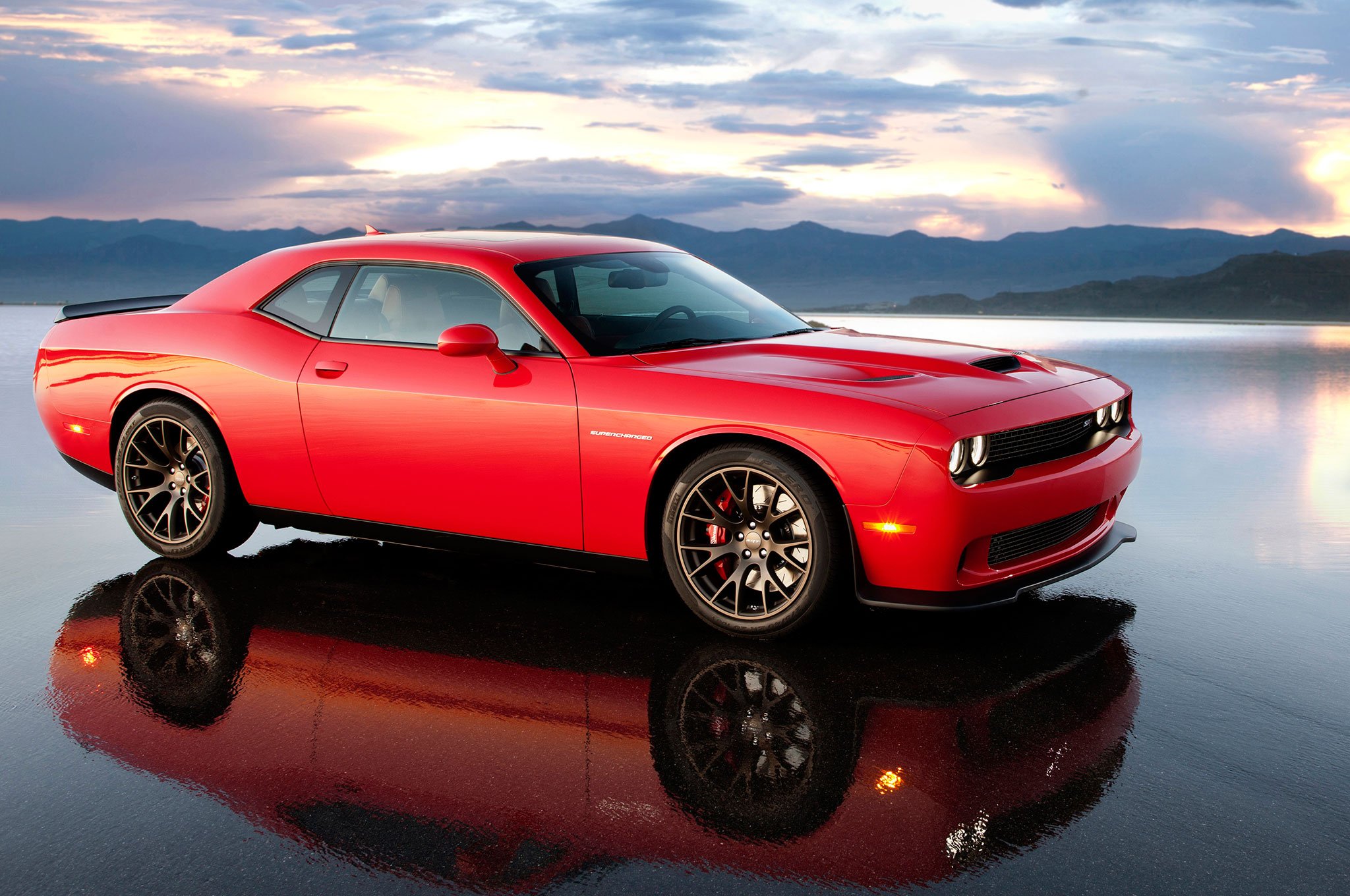 2015-dodge-challenger-srt-hellcat-side-view-with-reflection - Car ...